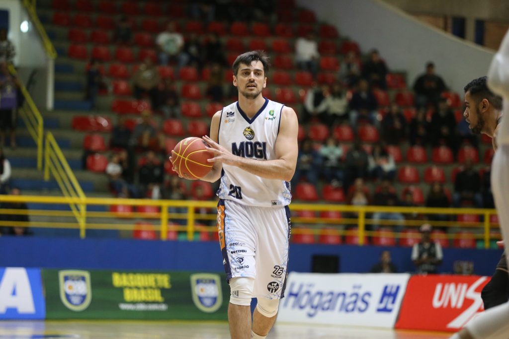Mogi Basquete renova com ala-pivô Luís Gruber para temporada 20/21 – FPB